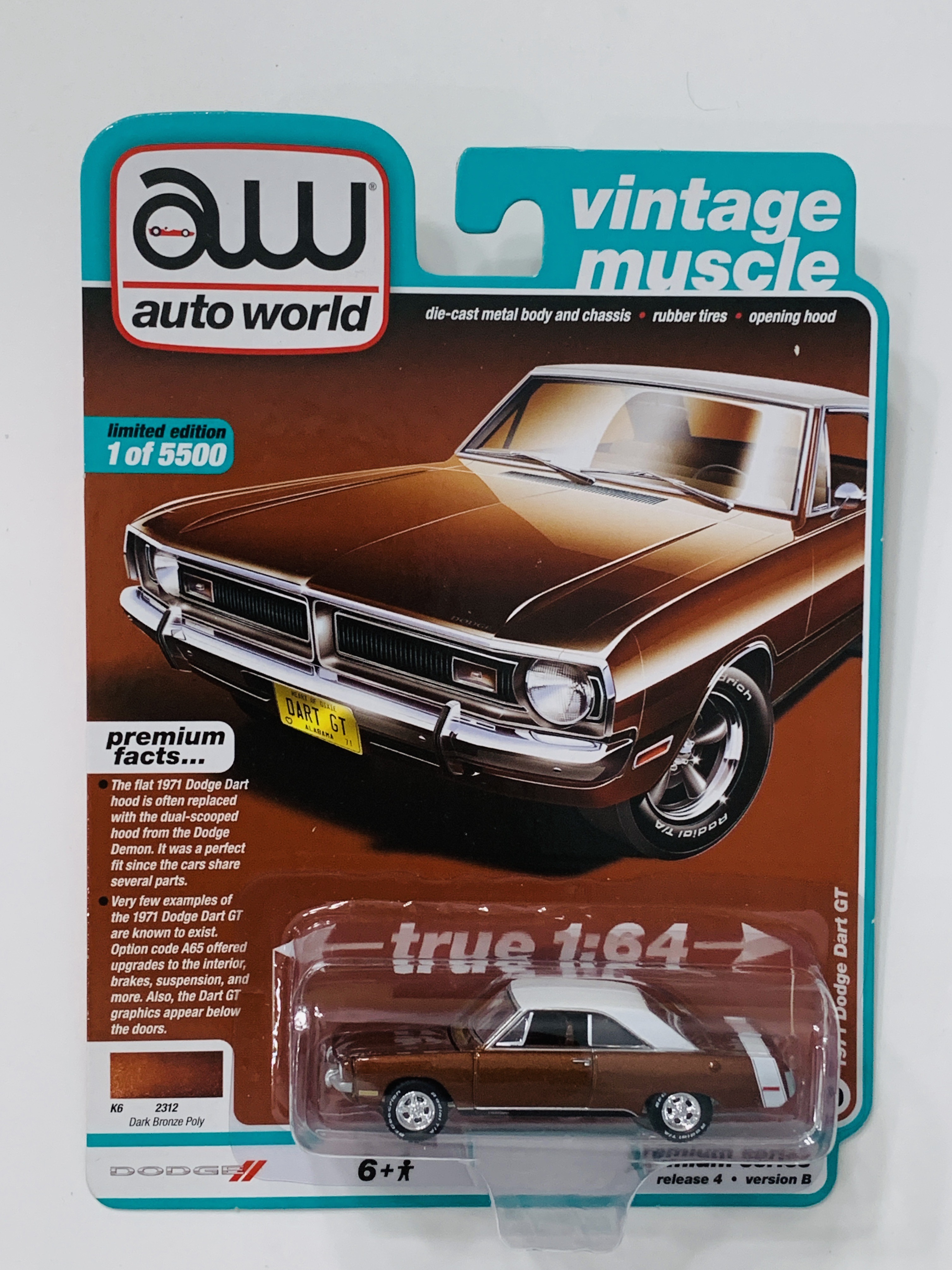 Auto World Vintage Muscle 1971 Dodge Dart GT