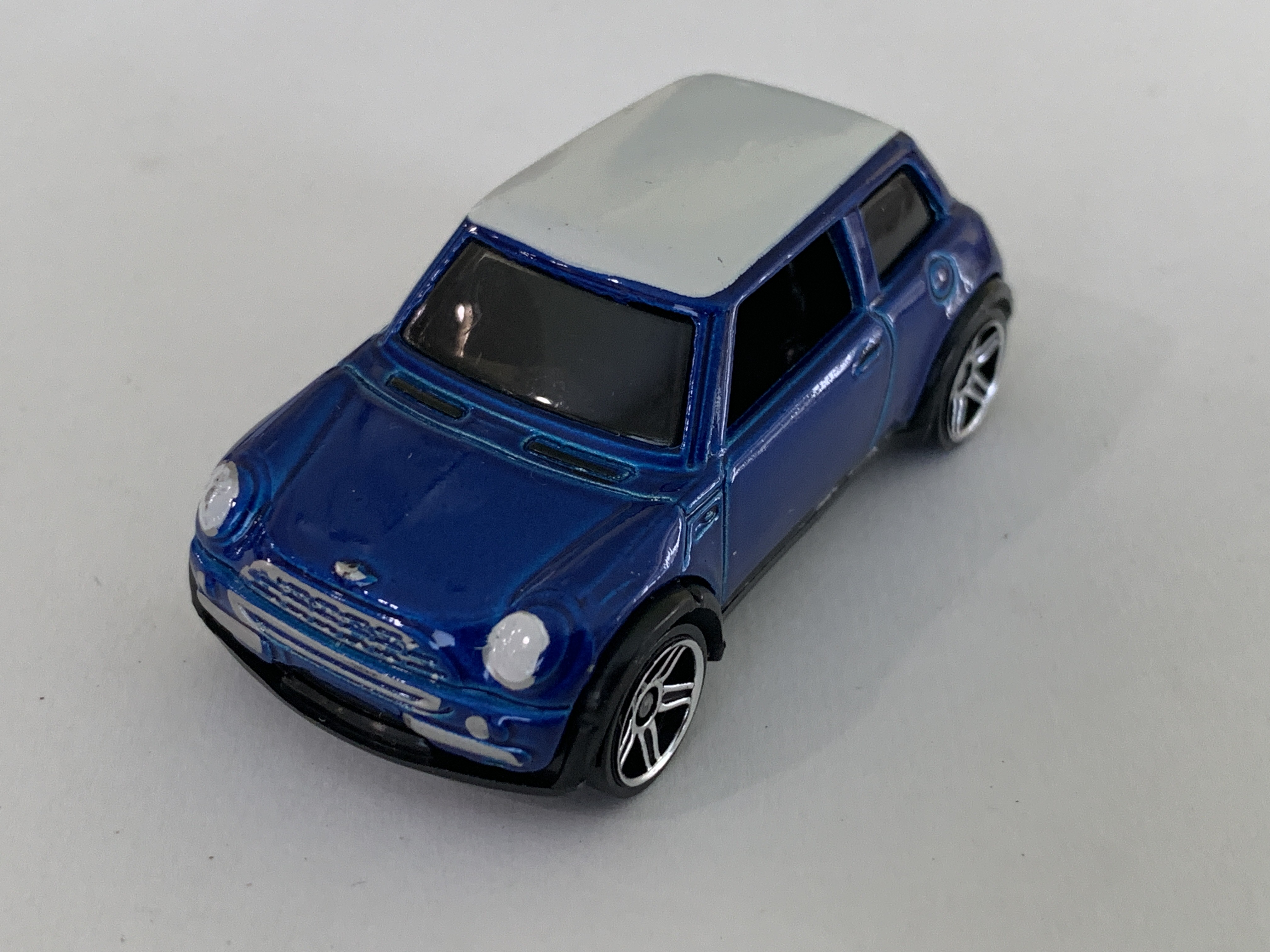 Hot Wheels 2001 Mini Cooper Mystery Car