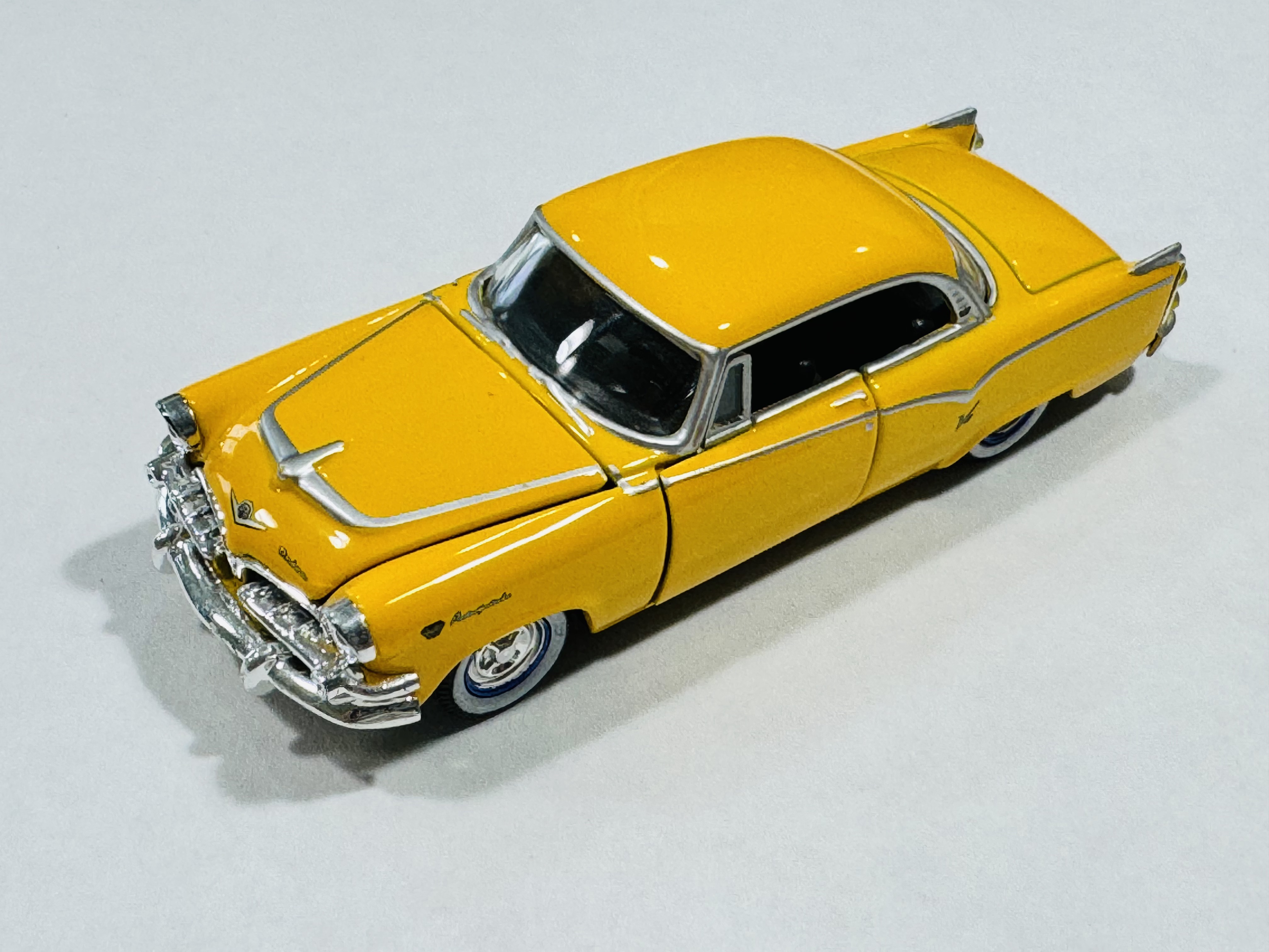 M2 Machines 1955 Dodge Royal Lancer - Yellow